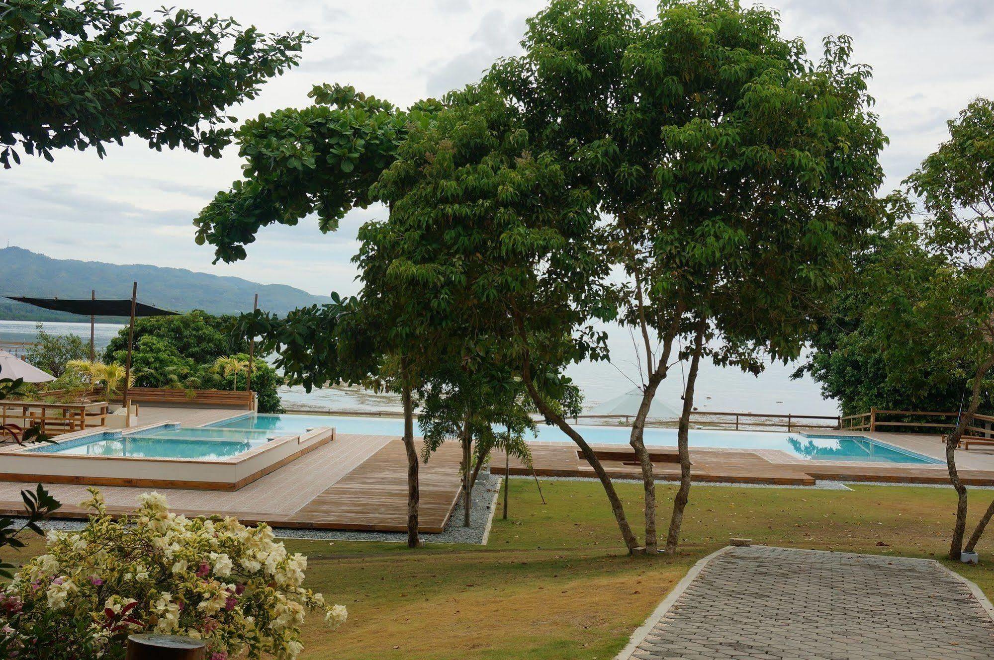 BOFFO RESORT | ⋆⋆⋆ | LOON, PHILIPPINES | SEASON DEALS FROM $129